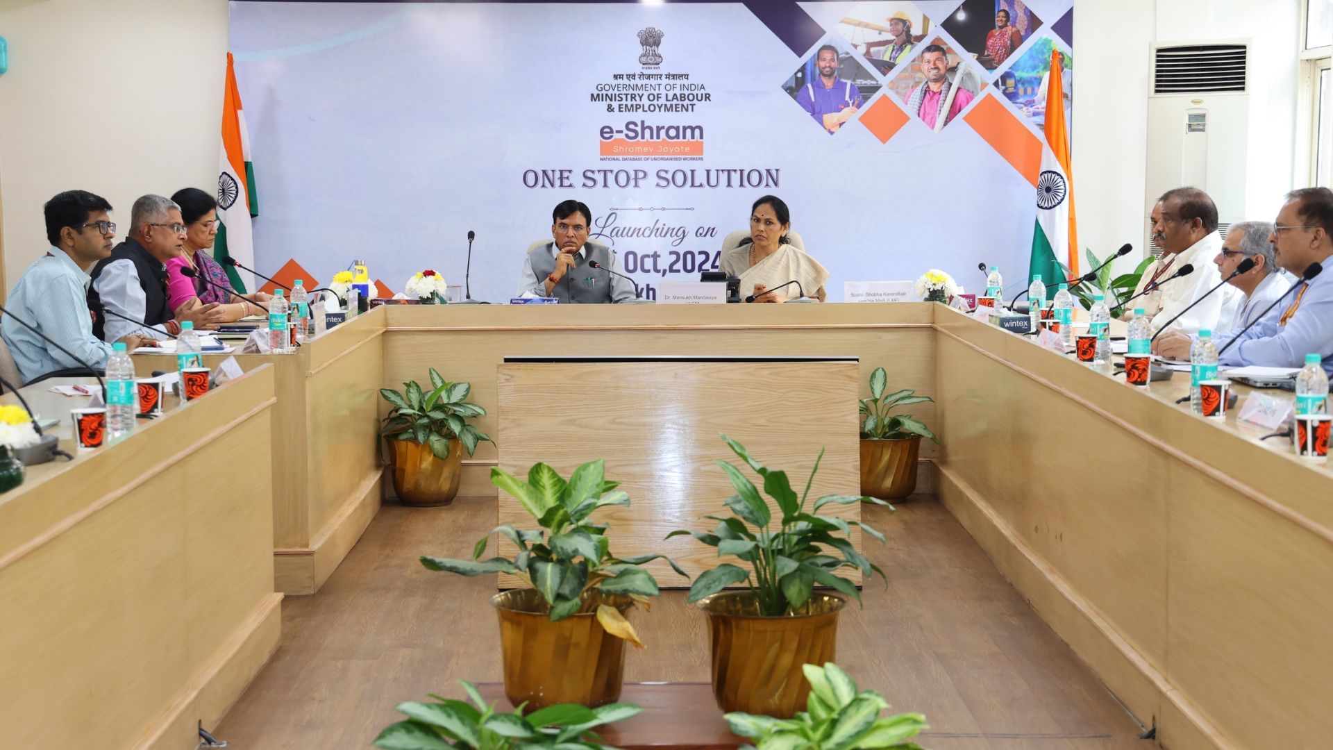 Govt Launches eShram One Stop Solution to Connect Unorganised Workers ...
