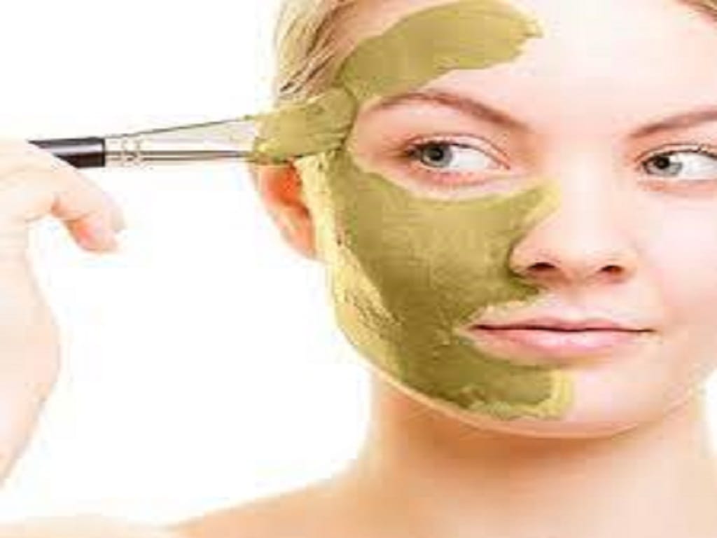 6 Best Face Packs for Oily Skin Easily Available in Market