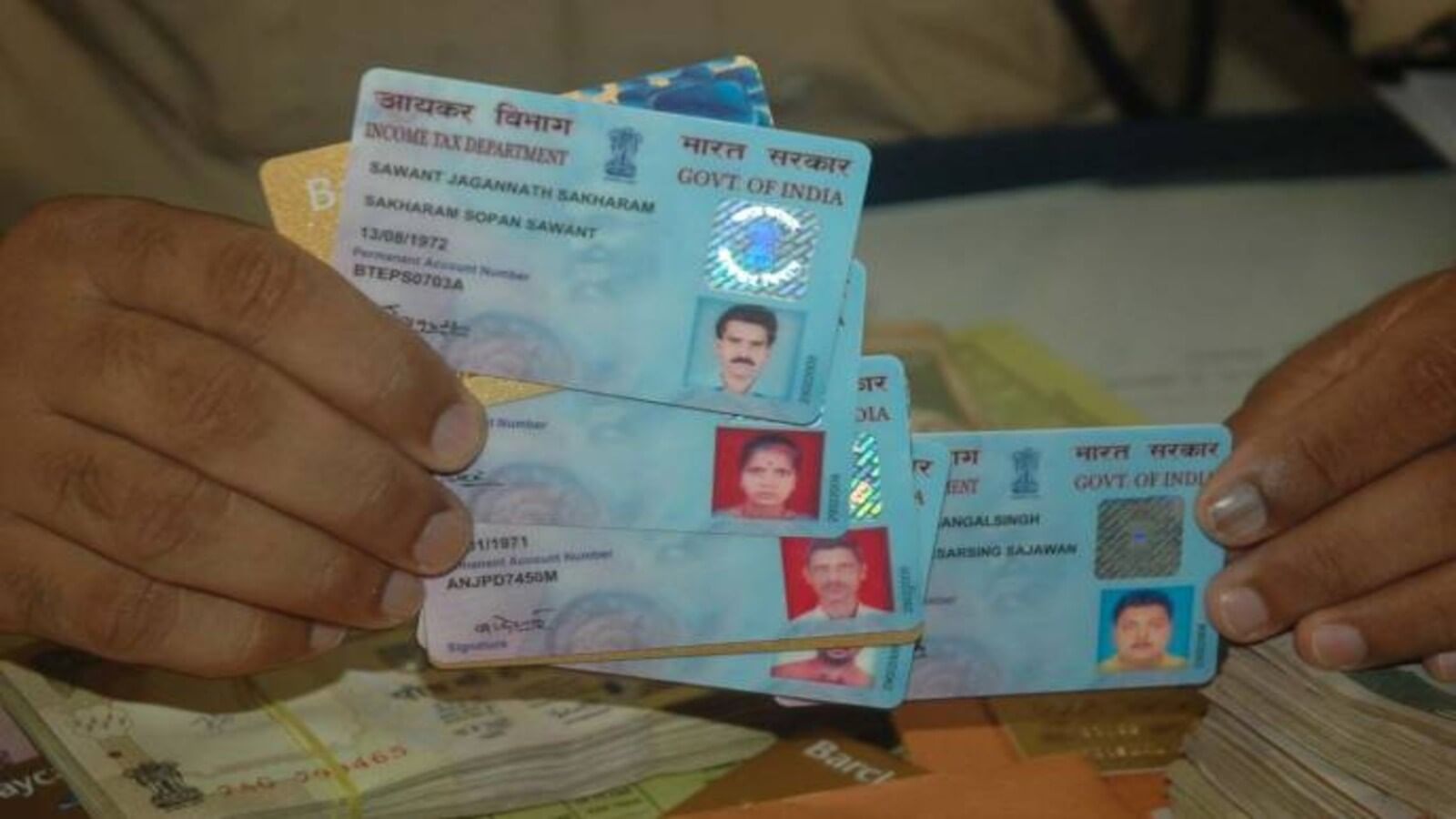 Big PAN Card Fraud! Woman Loses Rs. 1.80 Lakh After Clicking on Link to ...