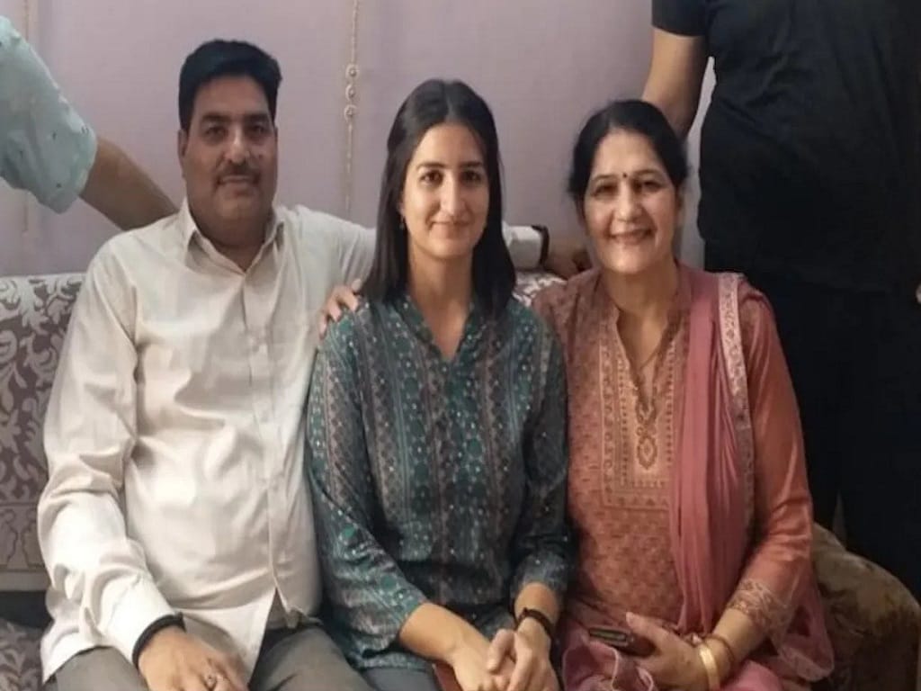 Ishita Rathi Explains How YouTube Helped Her Bag 8th Rank in the UPSC Exam