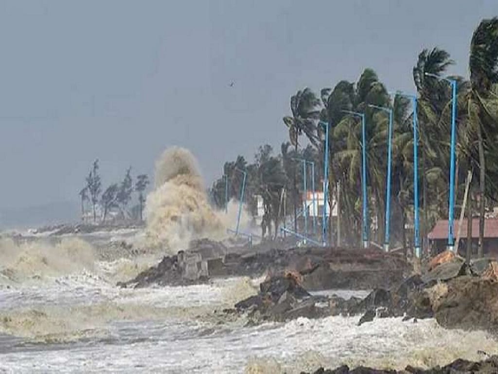 Cyclone Sitrang Alert! Odisha, Bengal to Receive Heavy Rainfall, Wind ...