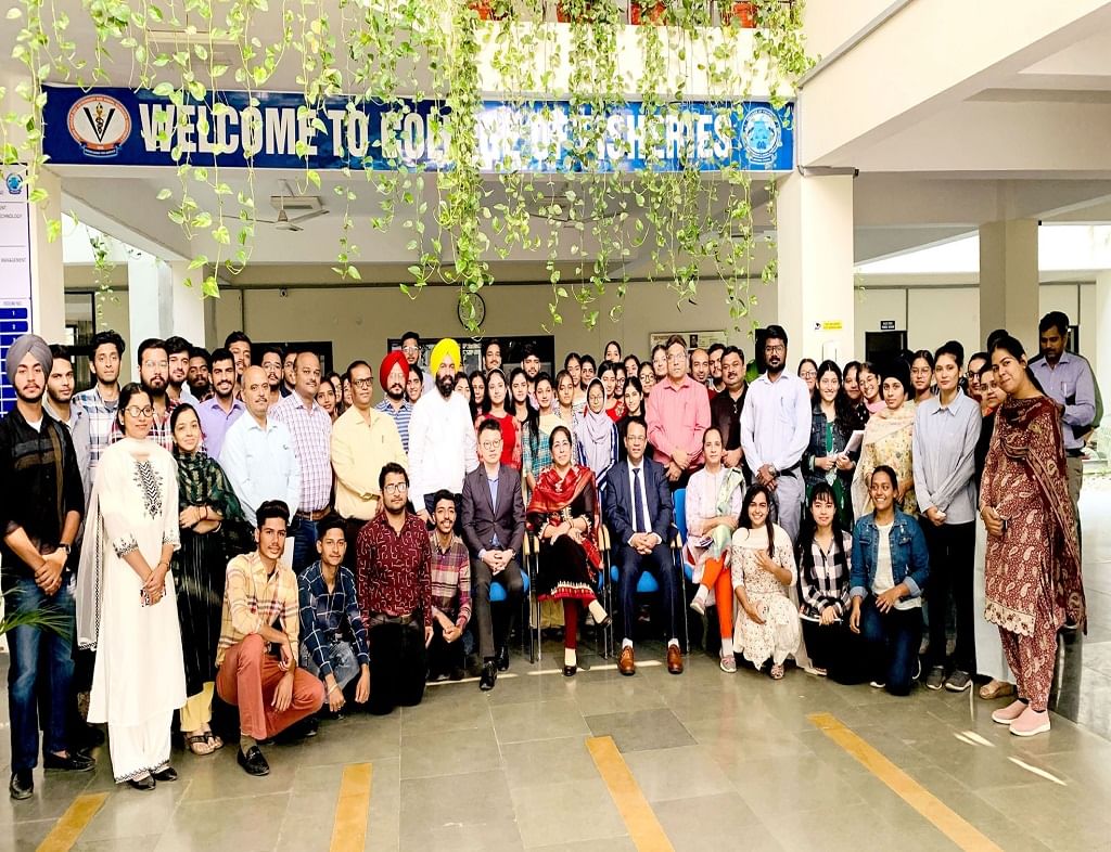 International Scientists Visit GADVASU for Academic and Scientific Alliance