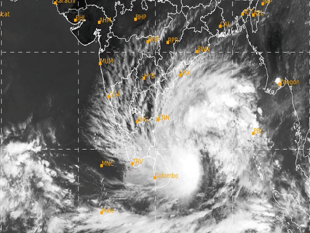 Cyclone Mandous Update: Red Warning Issued for 13 Tamil Nadu Districts, Holiday Declared!