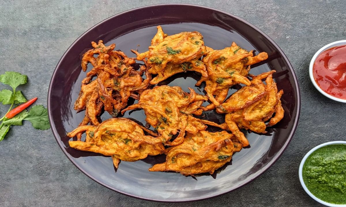 Try Out These 5 Delicious Pakoda Recipes to Spice Up Your Holi