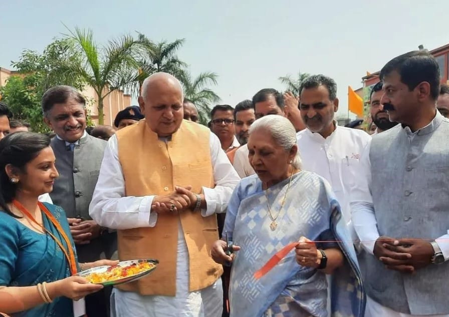 “I’m a Farmer's Daughter and Have Worked in Fields,” Says UP Governor ...